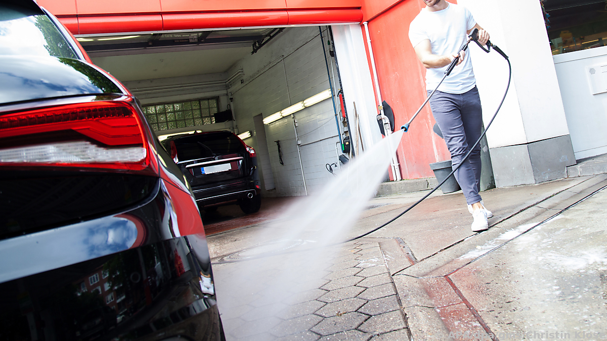 Richtig angewendet helfen Hochdruckreiniger und richten keine Schäden an